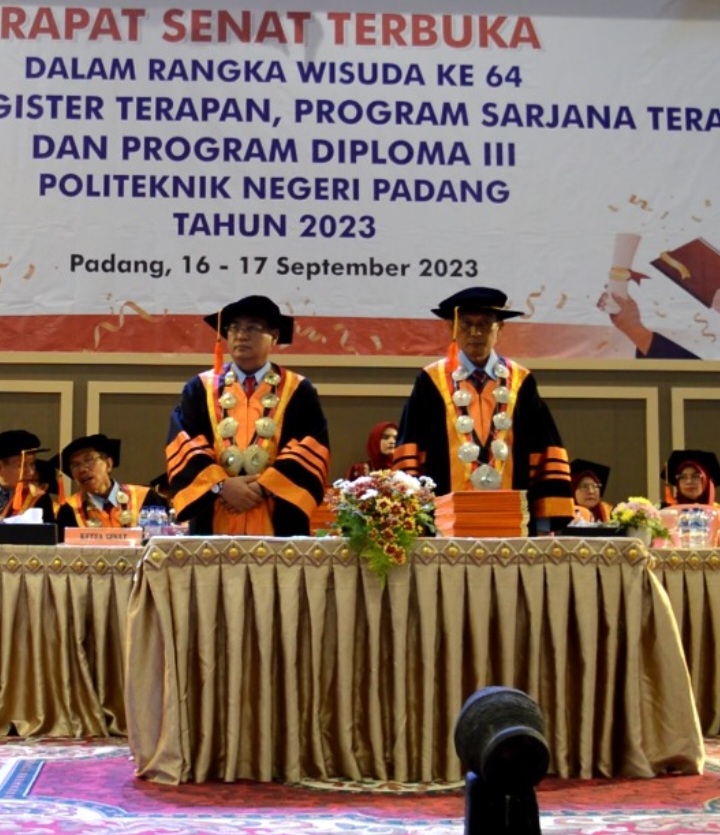 Dibagi Dua Kloter, Politeknik Negeri Padang Wisuda 1271 Wisudawan - Forum Sumbar